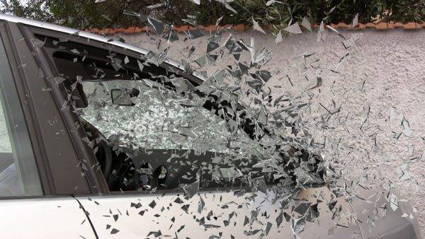 4 Things You Need to Know About Broken Glass Injuries | Auto Glass in ...