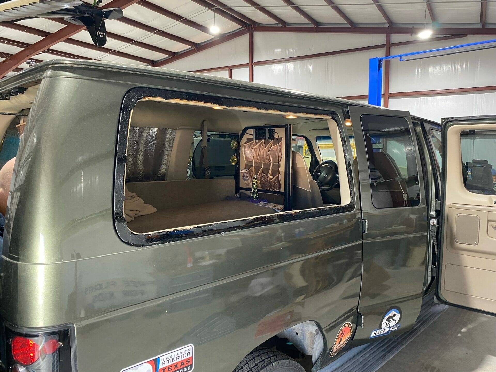 Van Windshield & Window Replacement & Repair Near San Antonio | Auto ...